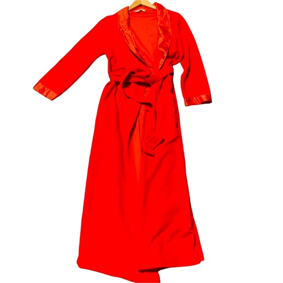 Vanity Fair | Intimates & Sleepwear | Vanity Fair Vintage Long Red Robe ...